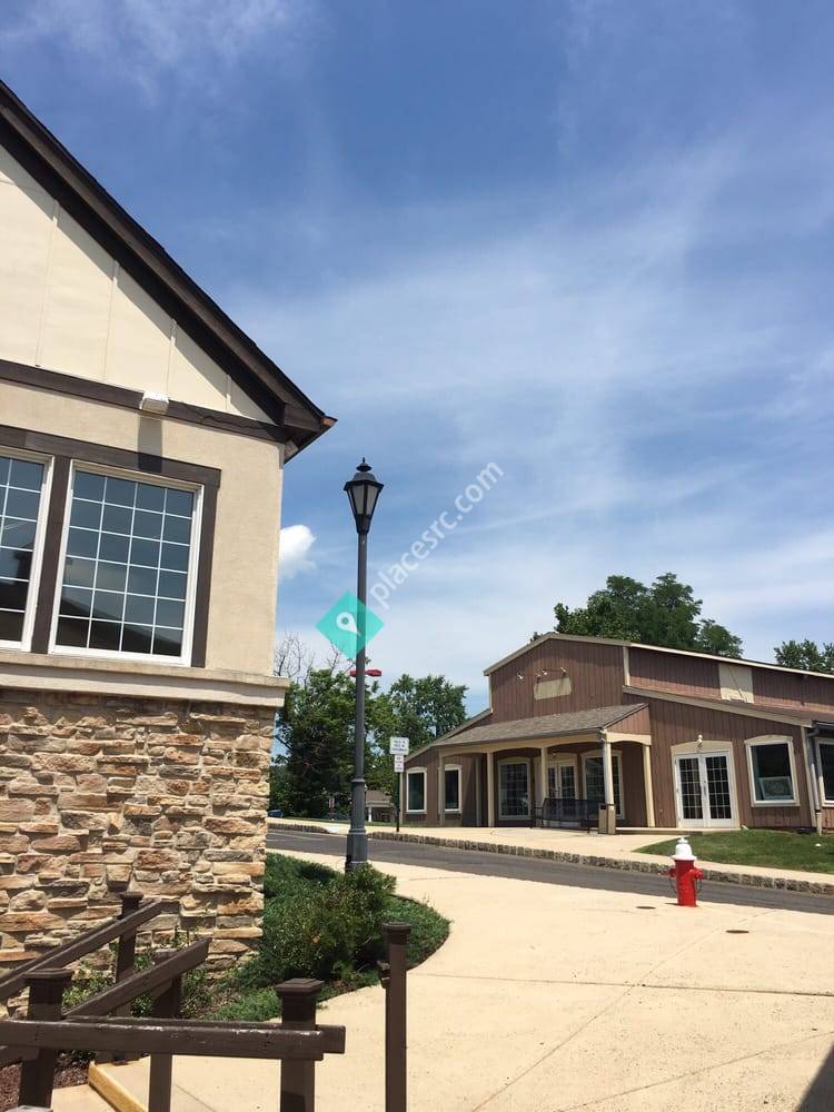 Penn's Purchase Factory Outlet Village - Lahaska